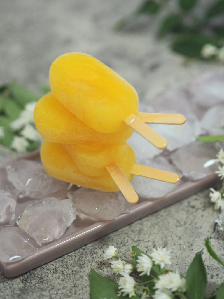 Capri Eis I schnell selbstgemacht I ohne Zucker - Nia Latea