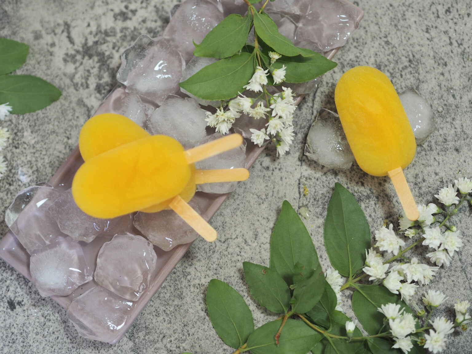 Capri Eis I schnell selbstgemacht I ohne Zucker - Nia Latea